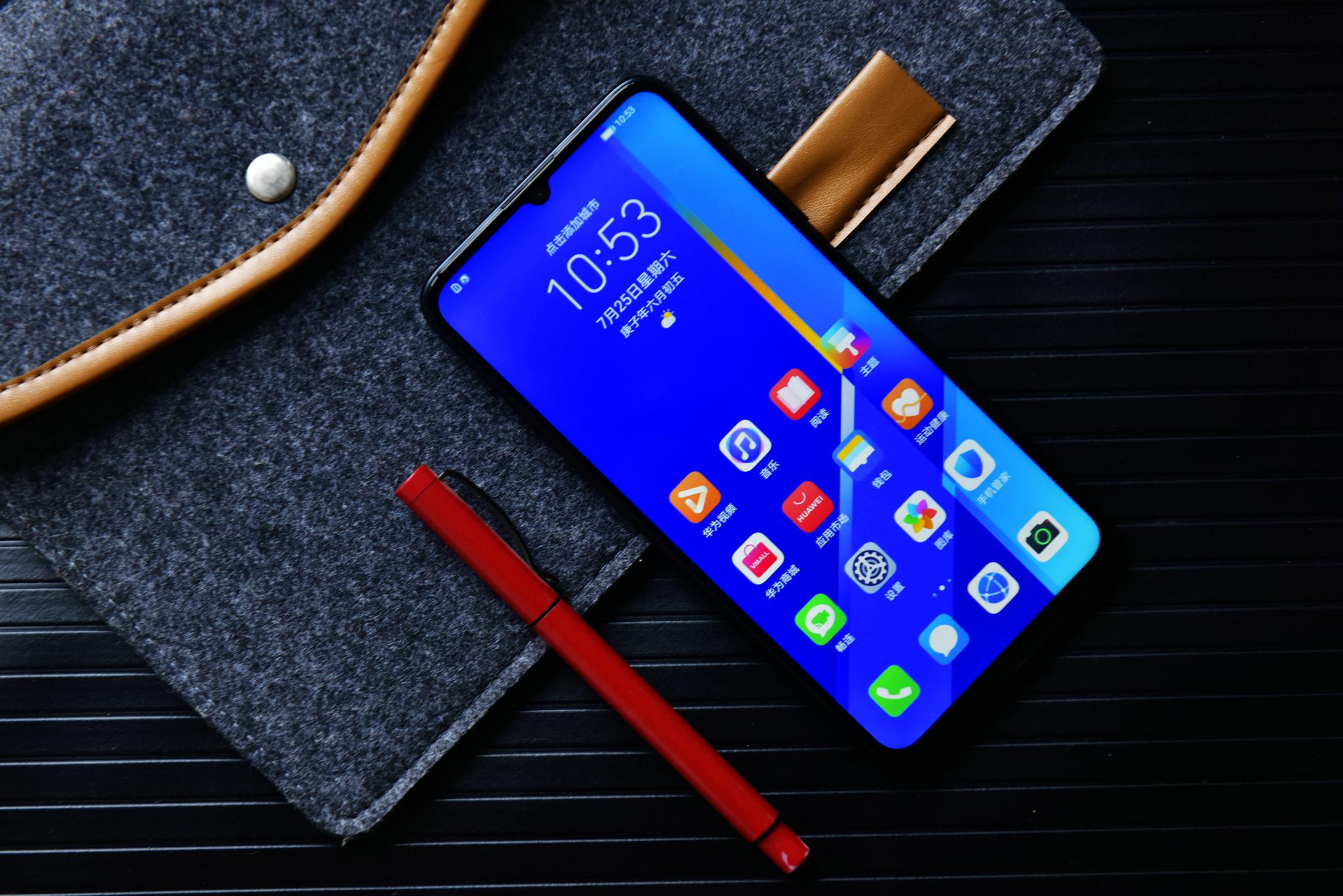 大屏5G新玩法！荣耀X10 Max全新视觉搭配流畅5G让娱乐更轻松！__财经头条