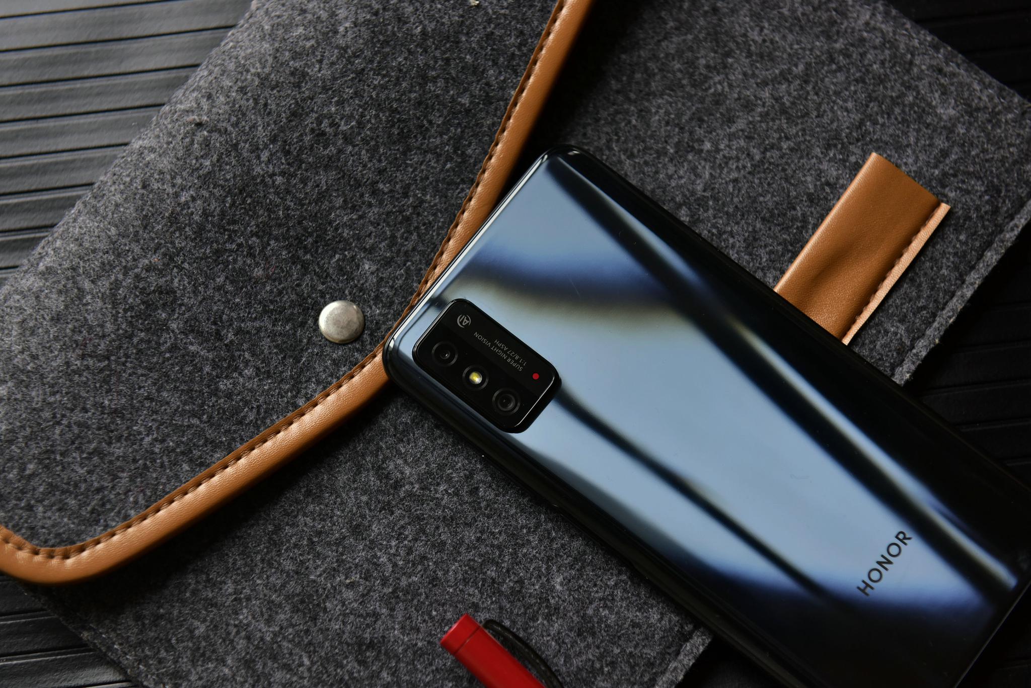 大屏5G新玩法！荣耀X10 Max全新视觉搭配流畅5G让娱乐更轻松！__财经头条