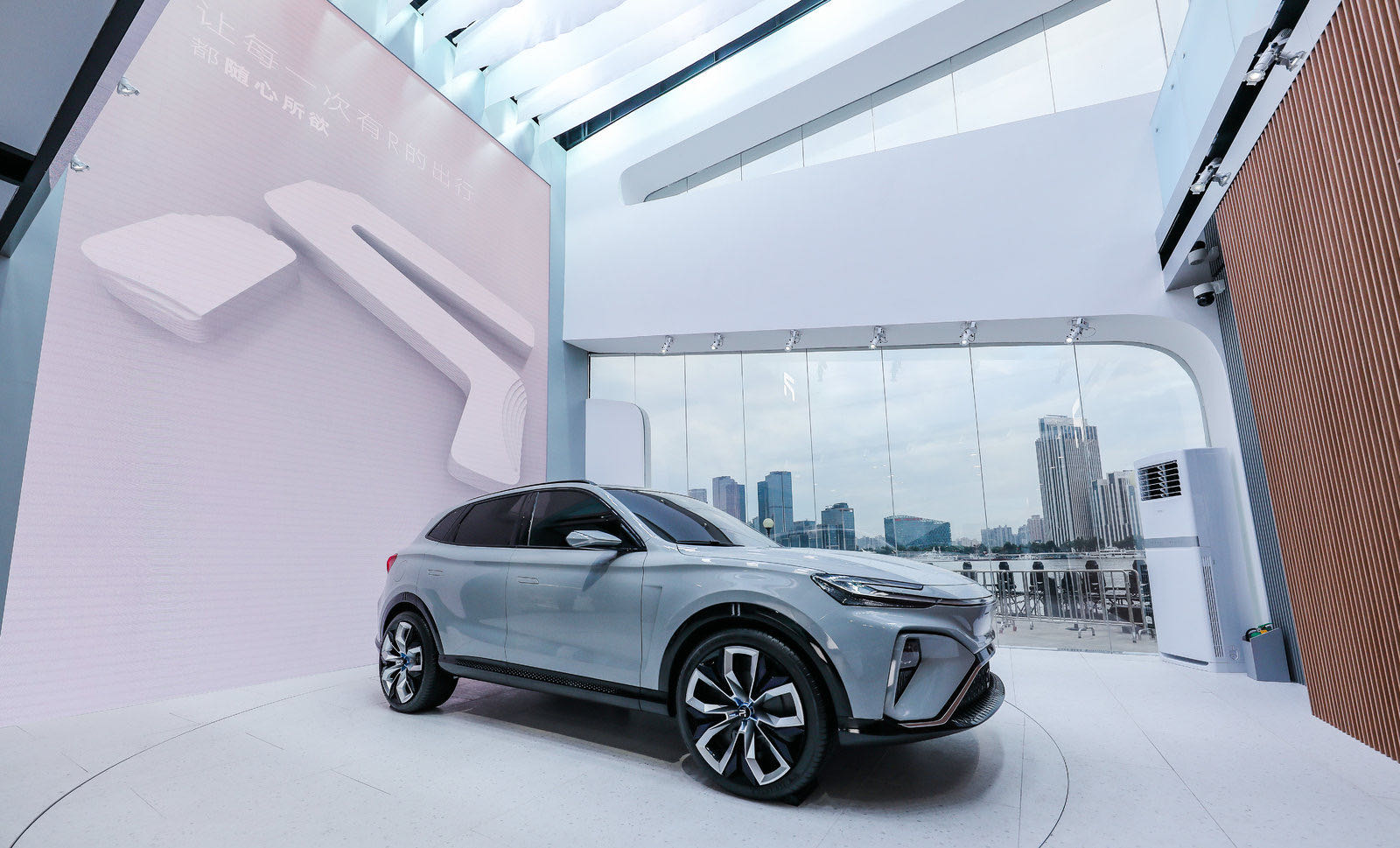 620公里超长续航,荣威R ER6正式上市 售价16.28万元起