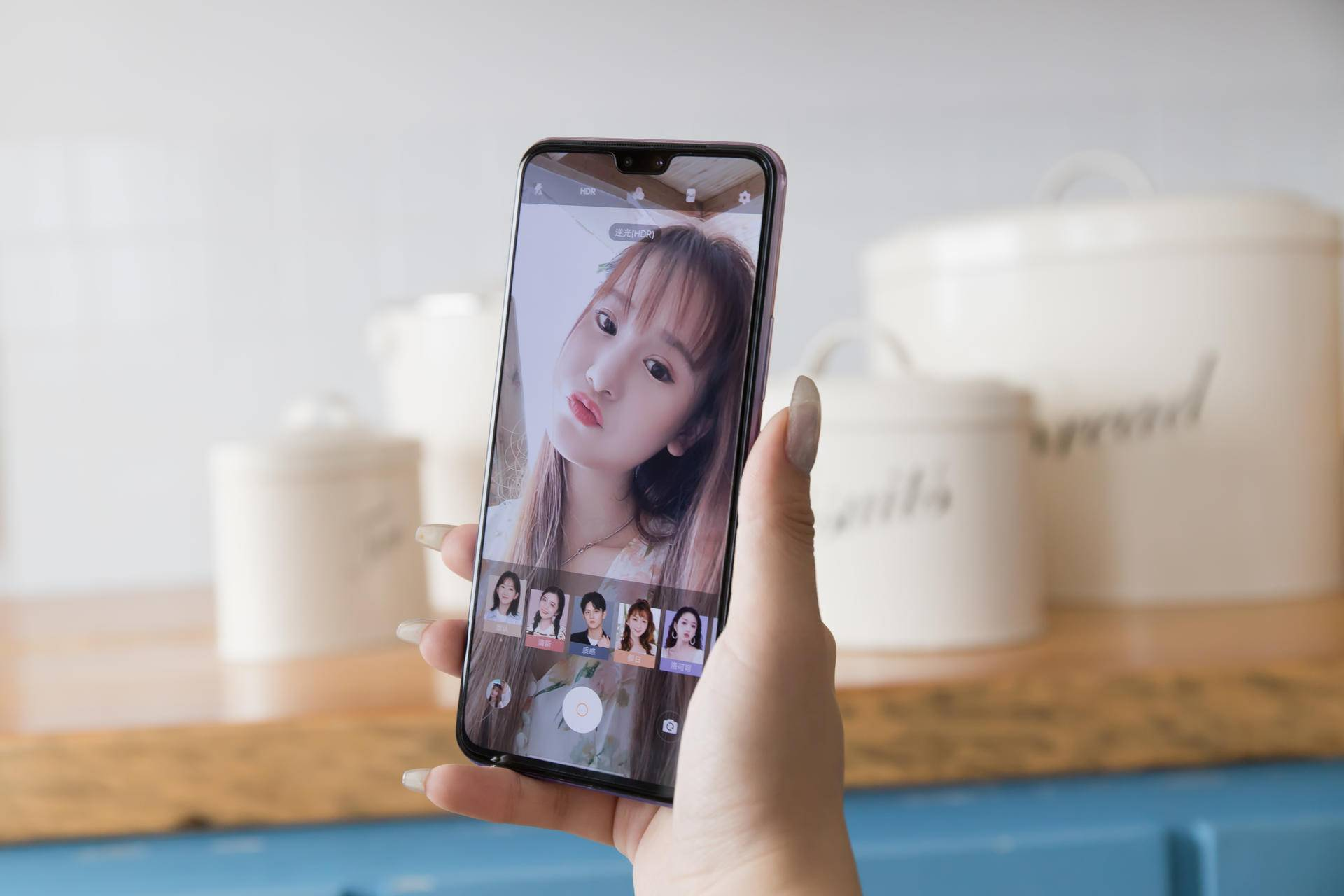 vivoS7搭载了前置双摄，其中主摄采用了ISOCELL Slim GH1传感器__财经头条