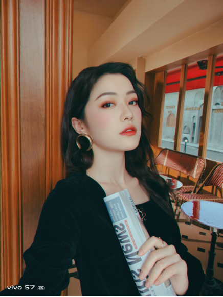 Lisa带来超S自拍秘籍，与vivo S7更搭！__财经头条