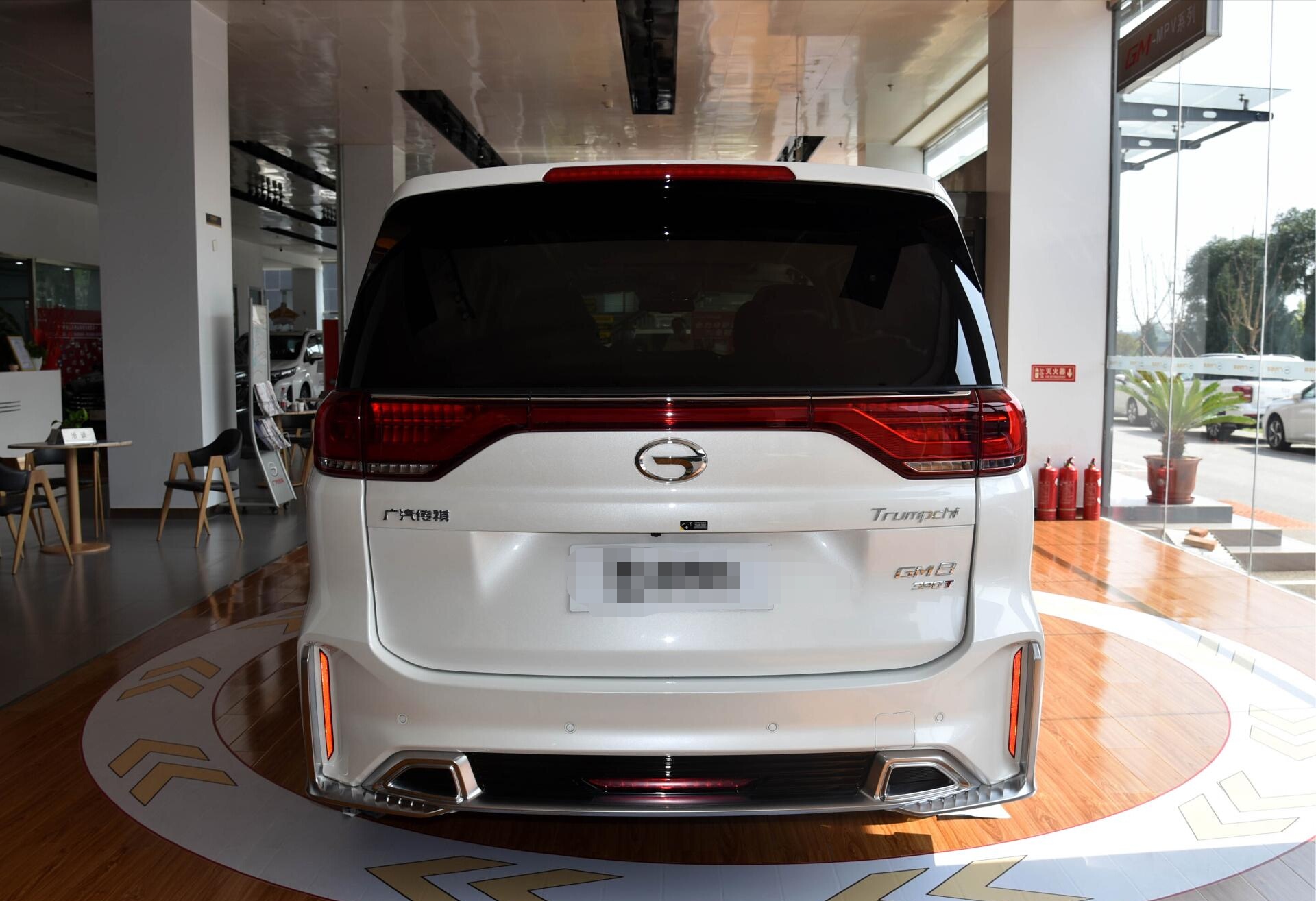 2021款传祺GM8，猛降3万，2.0T+8AT，新造型像埃尔法一样霸气-新浪汽车