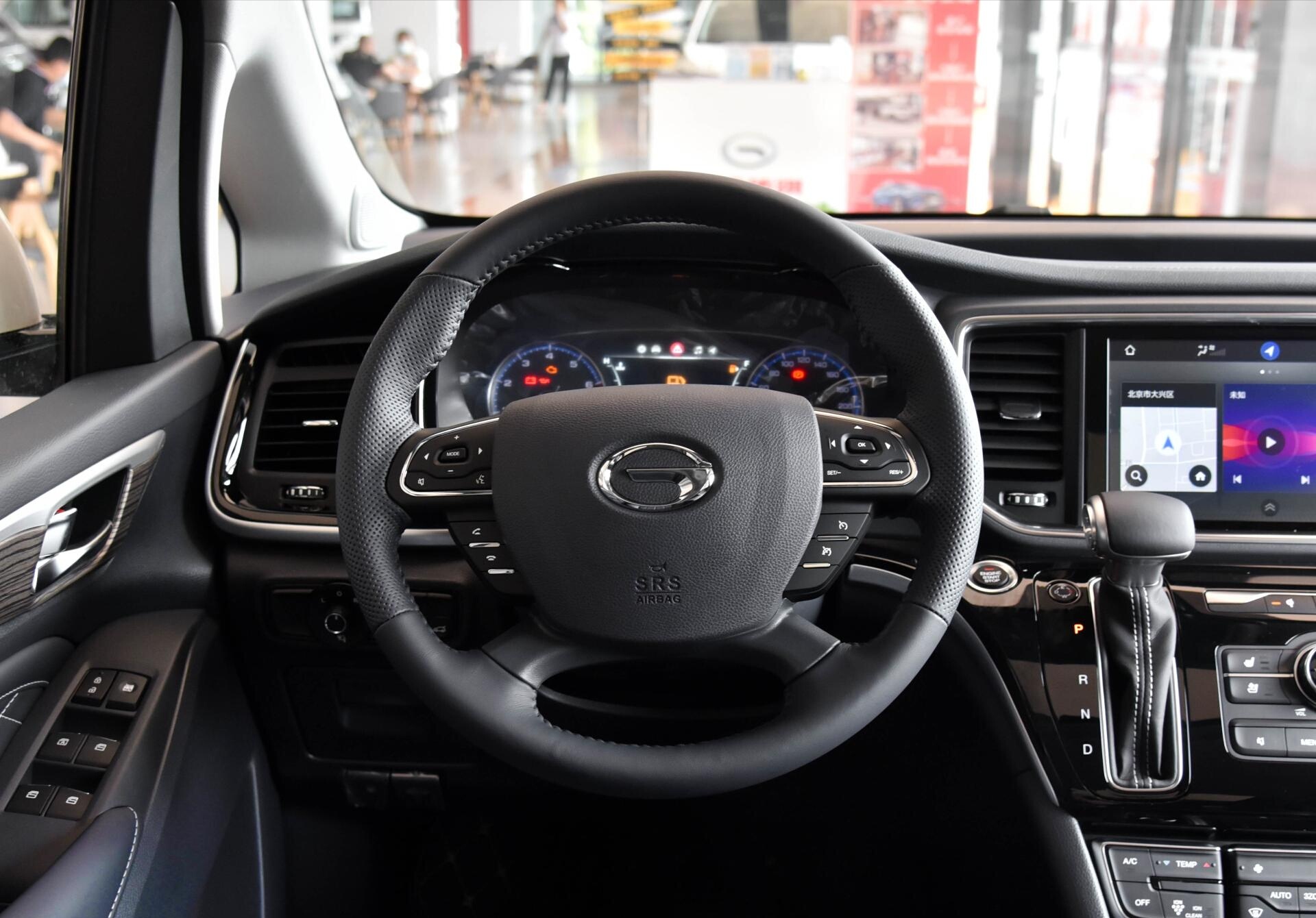 2021款传祺GM8，猛降3万，2.0T+8AT，新造型像埃尔法一样霸气-新浪汽车