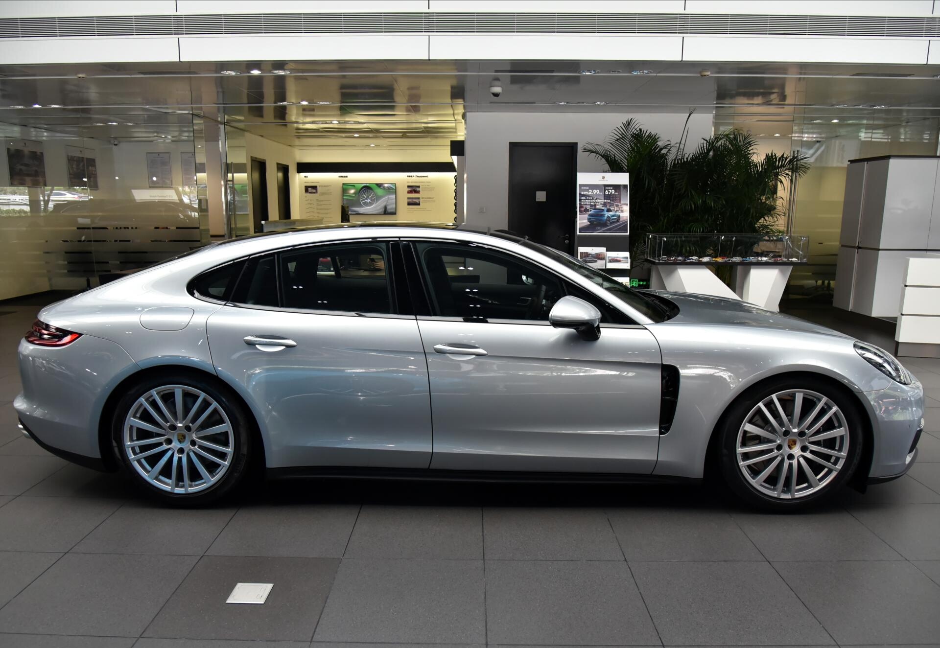 全新一代帕拉梅拉来袭，轴距3.1米，加速5.6秒，2.9T动力真霸气-新浪汽车