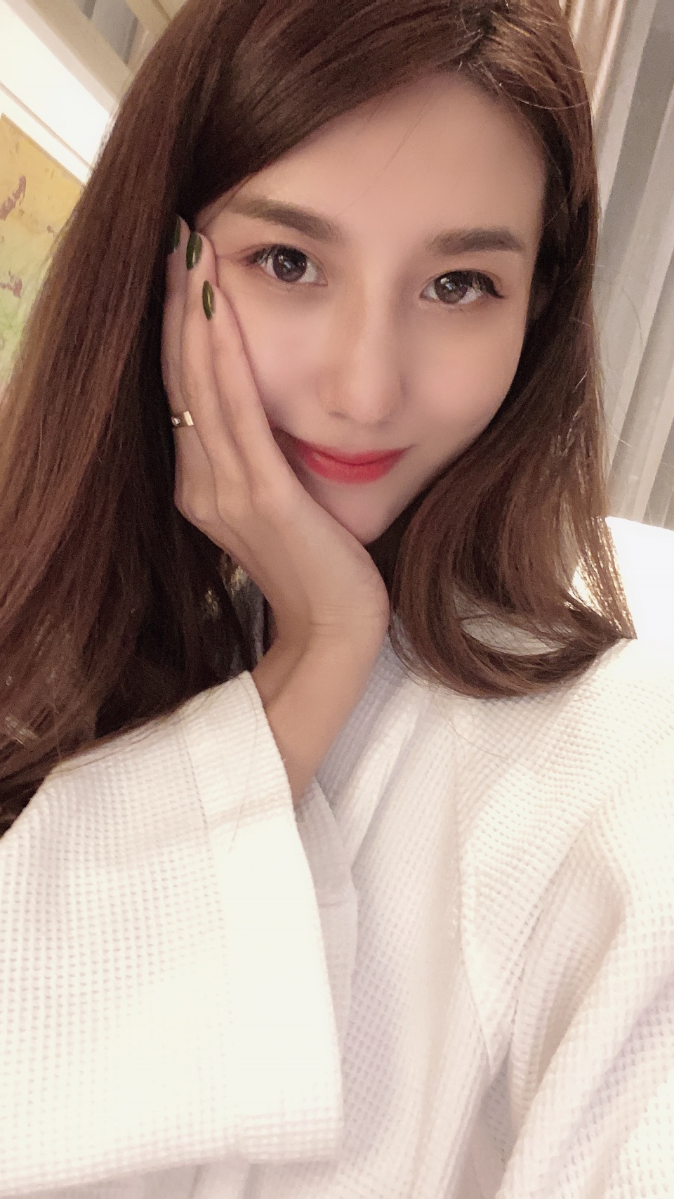 黑龙江95后美女赵安琪最新美图——秀外慧中、秀丽端庄之美__财经头条