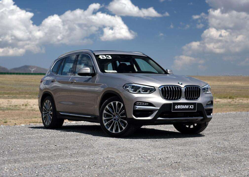 低配豪车直接刚！奔驰GLC、奥迪Q5L、宝马X3入门版选哪款-新浪汽车