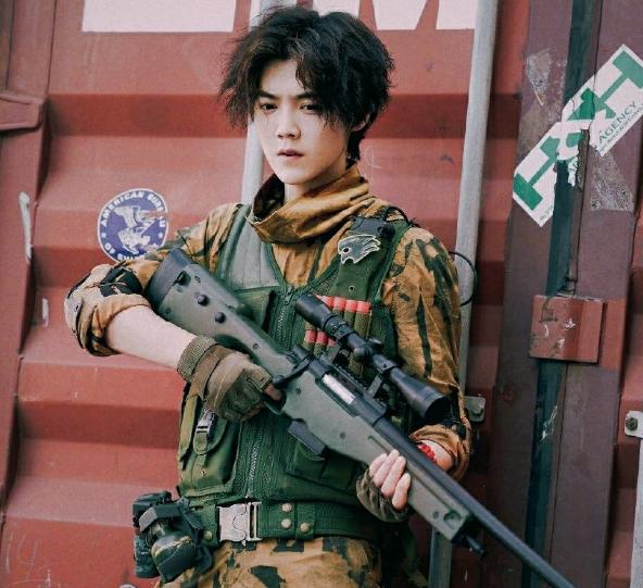 从《穿越火线》到《在劫难逃》，鹿晗成功从爱豆转型成演员