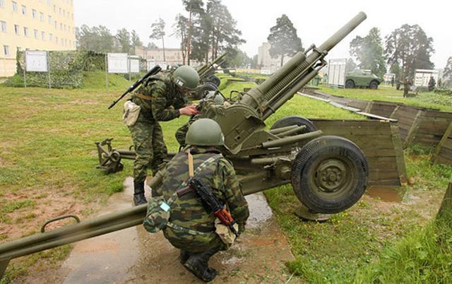 一款毫不起眼的迫击炮，至今仍可见战斗身影，矢车菊轮式迫击炮