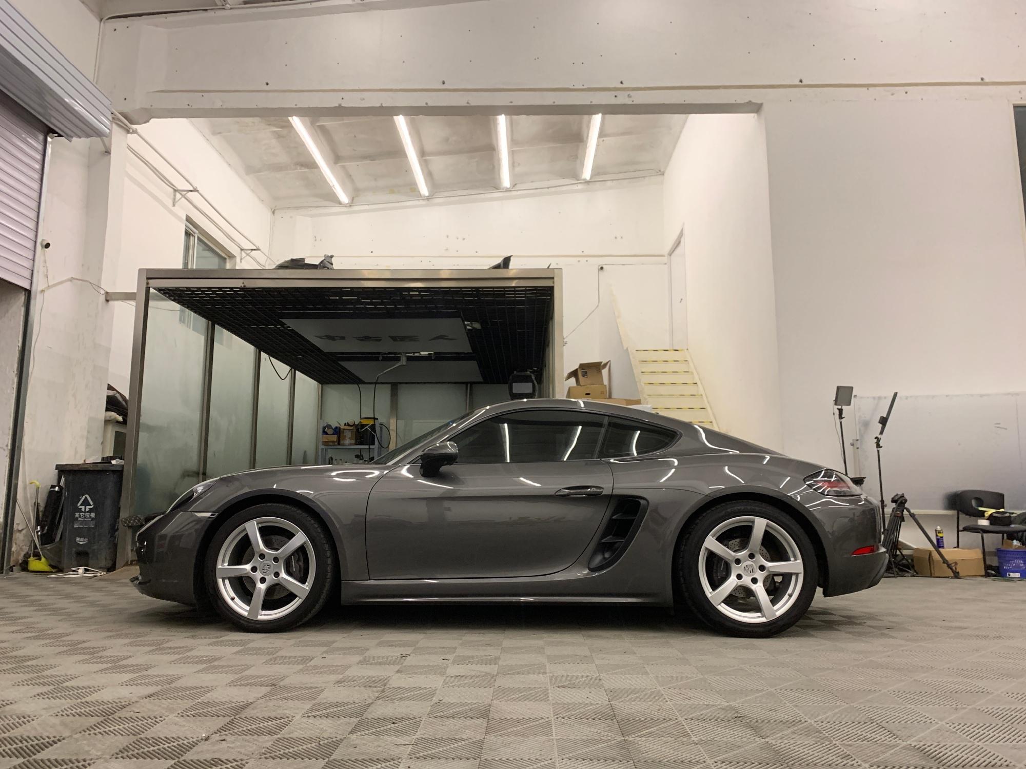 之前我老觉得我那718上那个选装的19寸五幅轮毂不够花哨炫酷-新浪汽车