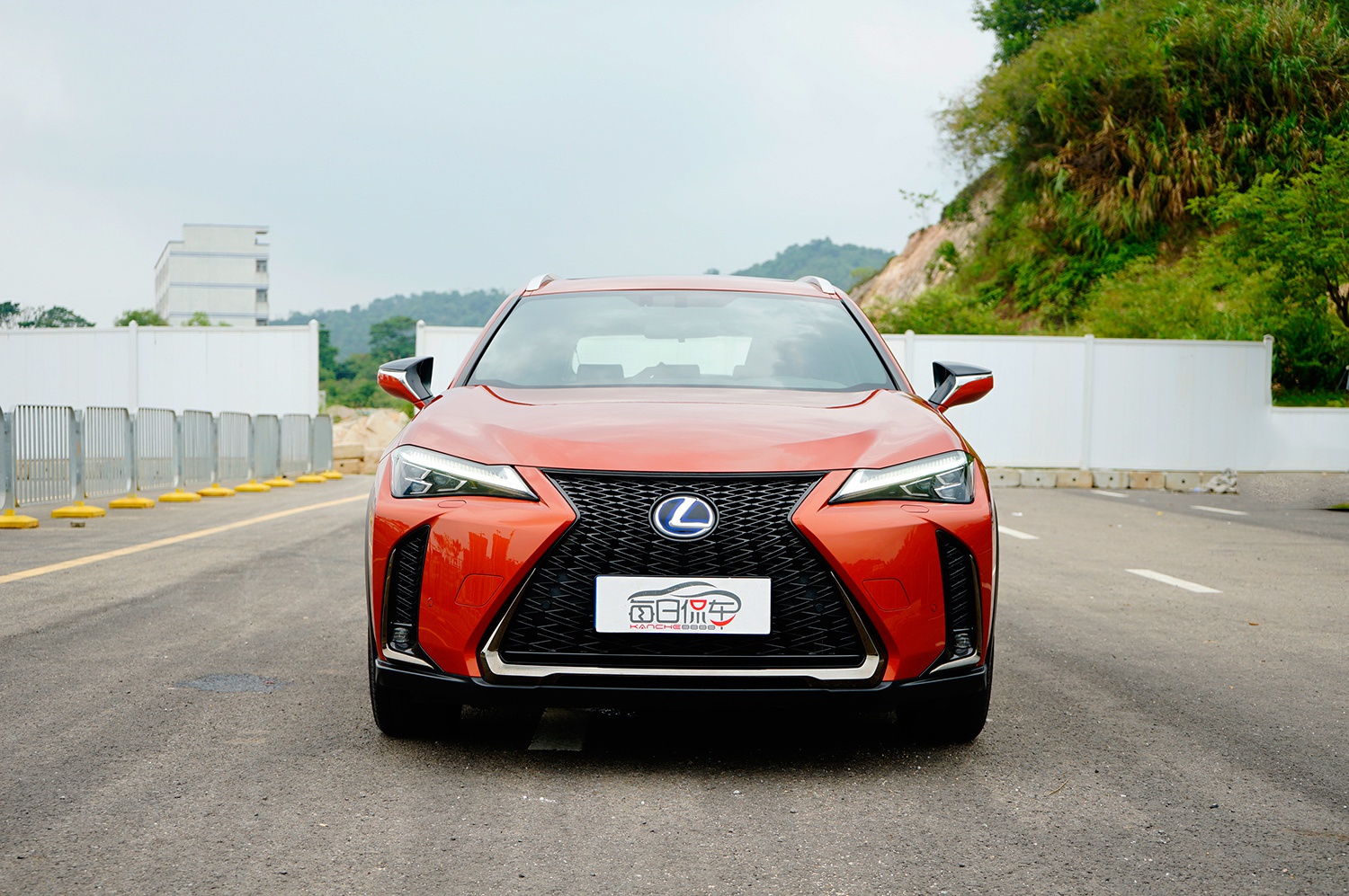 只对懂的人来电 雷克萨斯UX260h全驱版试驾测评-新浪汽车