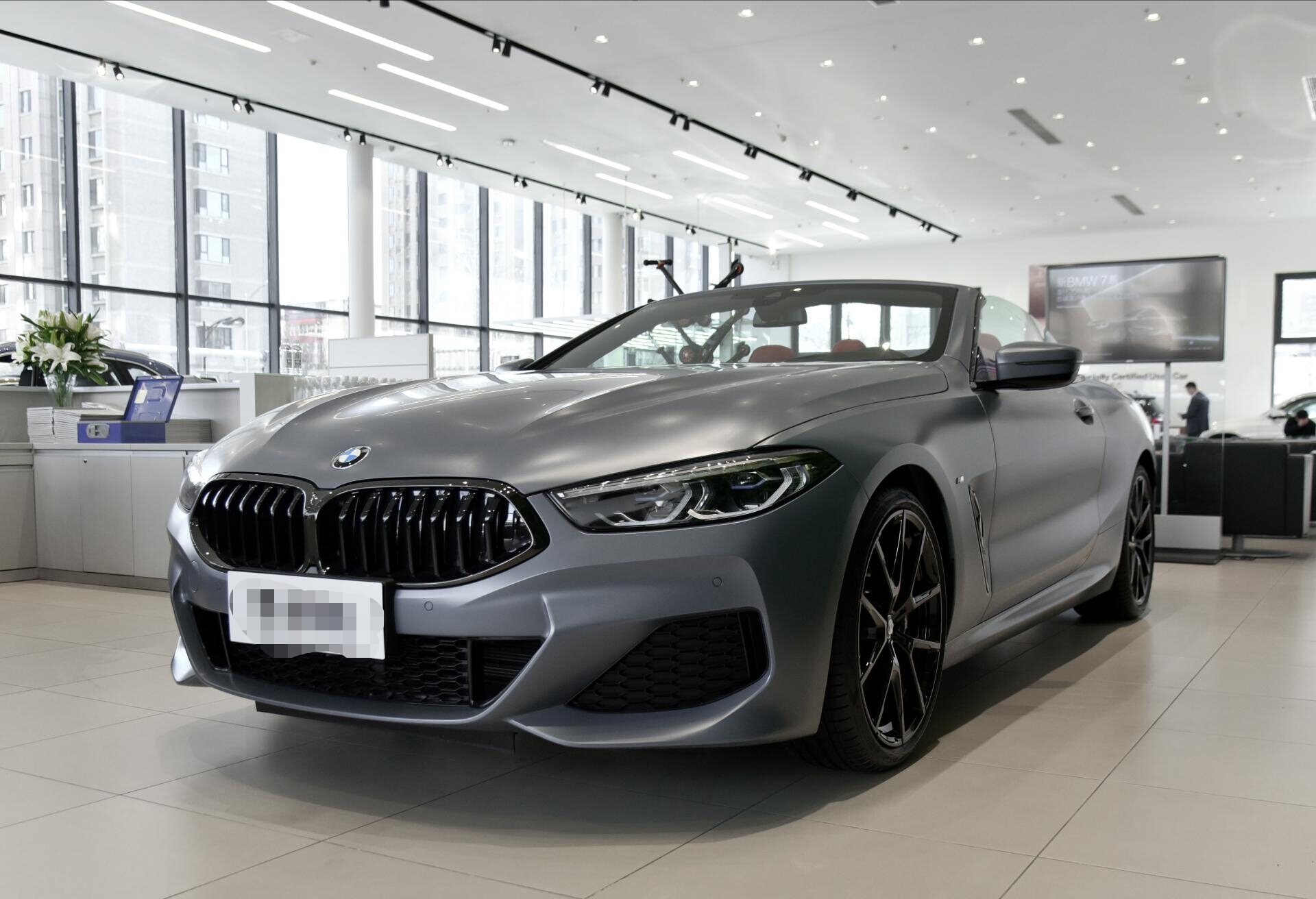 全新敞篷版宝马8系，落地88万，3.0T+8AT，新造型比奥迪A7帅气-新浪汽车