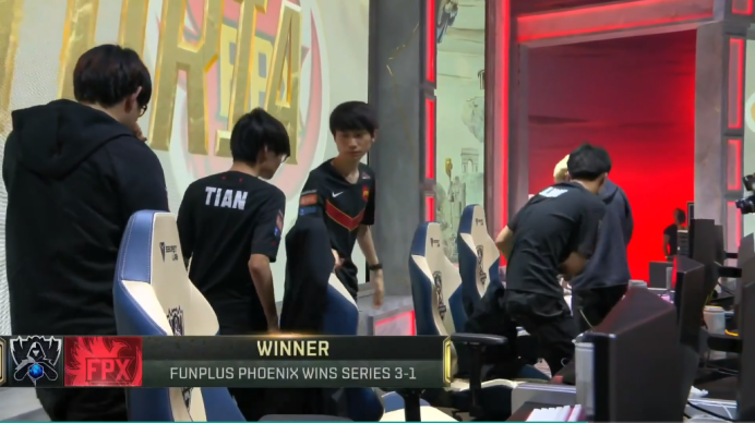 解说席上的LPL之王多多篇：一位游走在LOL的诗词机器|王多多|春季赛|常规赛_新浪新闻