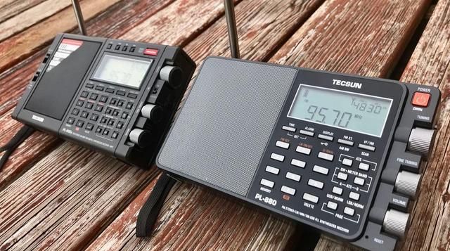 第一篇靠谱的德生PL990与PL880收音机对比评测__财经头条