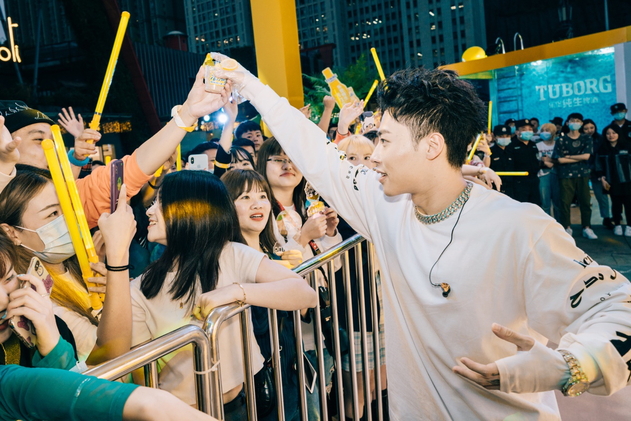 乐堡纯生啤酒携手超人气Rapper ICE，活力夏日派对“席卷”贵阳__财经头条