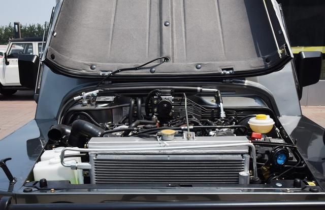 北汽开窍了,双门212小房车亮相!配三菱2.4T机头或定价10万-新浪汽车