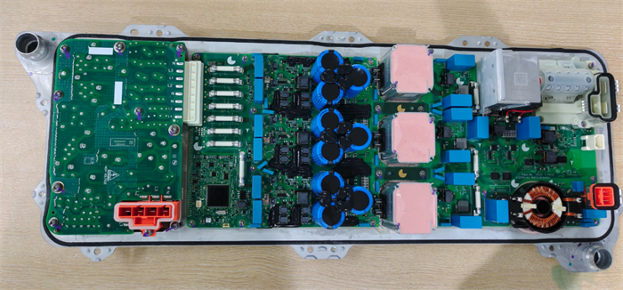 拆车行动3：堪比艺术品！特斯拉电池电机内部曝光！-新浪汽车