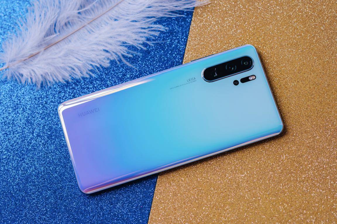 华为P30pro彻底发飙，麒麟980+40W快充+256GB，从6228跌至3759__财经头条