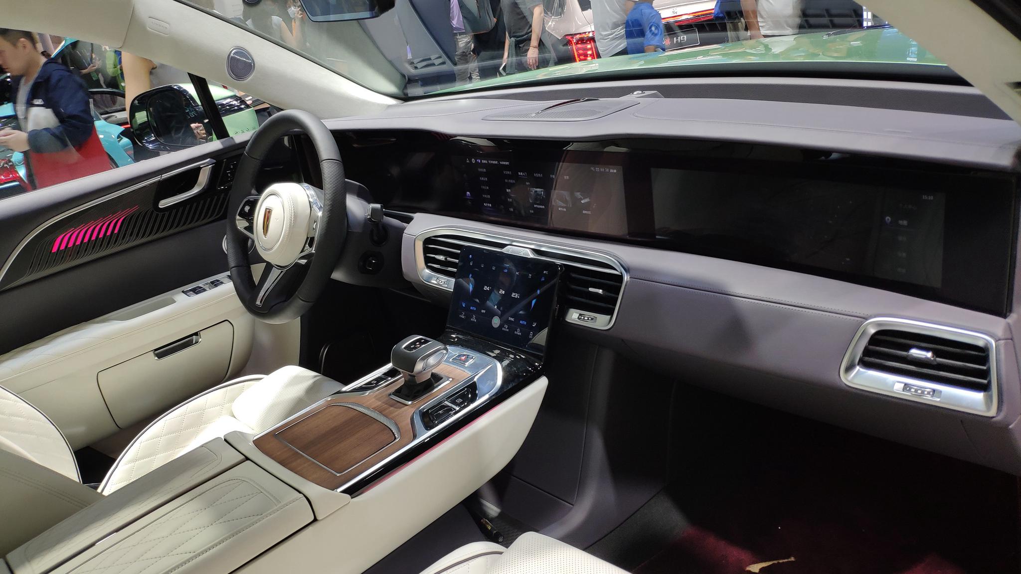 2020年北京车展：红旗E-HS9实车-新浪汽车