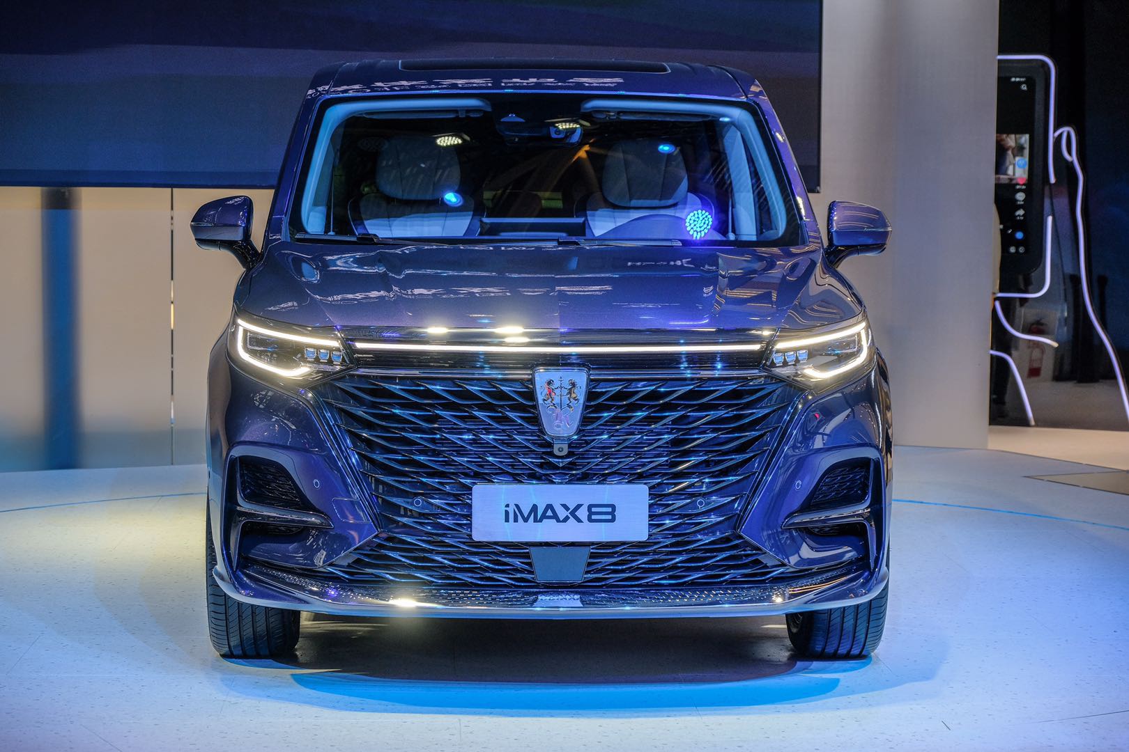 科技豪华MVP荣威iMAX8预售，上汽荣威北京车展再掀国潮-新浪汽车