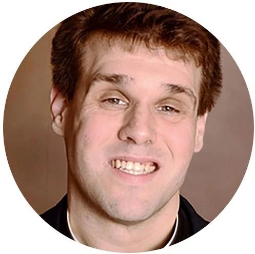 神父在教堂激情3P还录像？这桩教会情色丑闻震惊全世界…|克拉克|神父|祭坛_新浪新闻