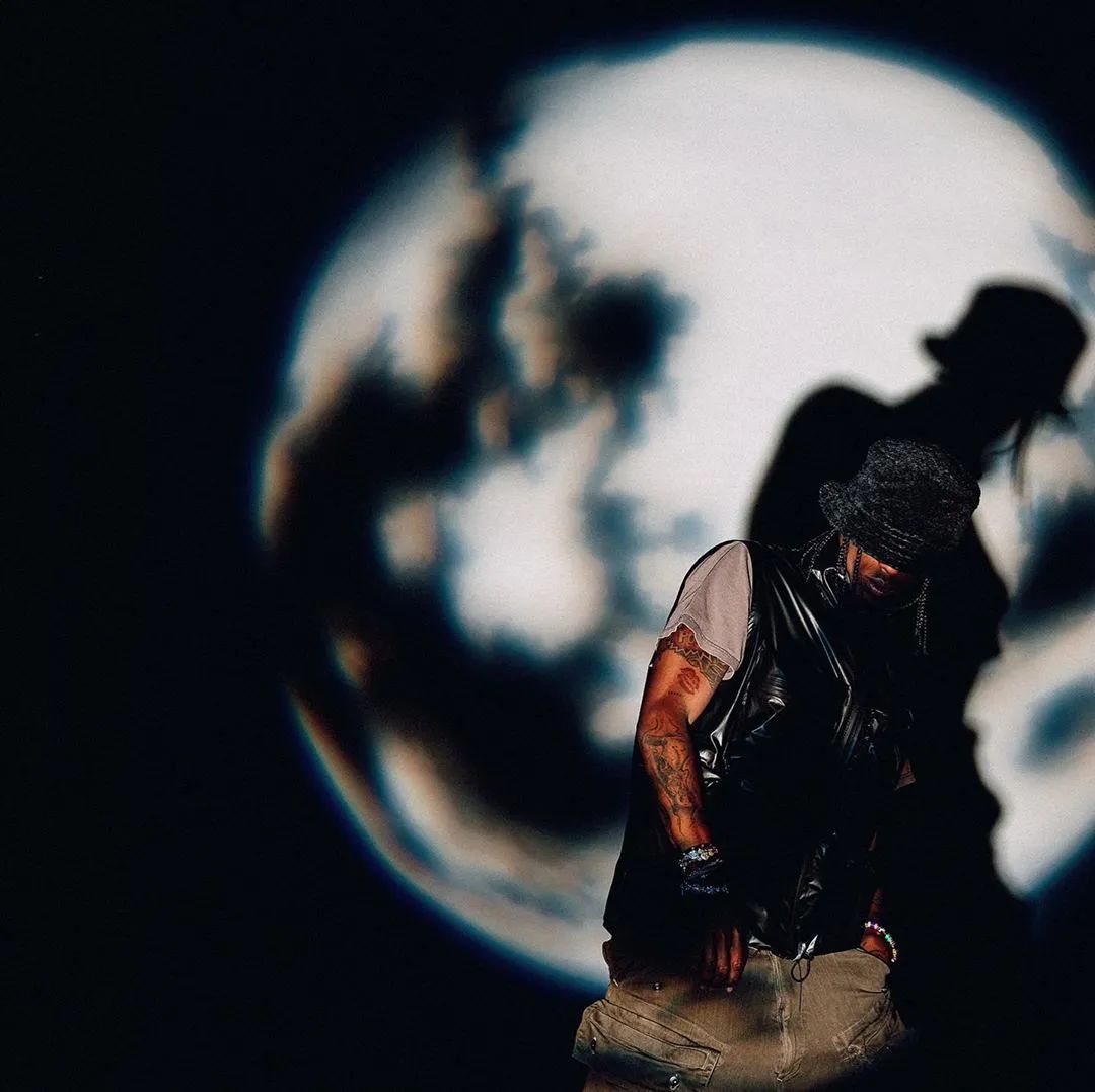 Travis Scott在新MV中，疑似带货自家新品牌「Cacti」？