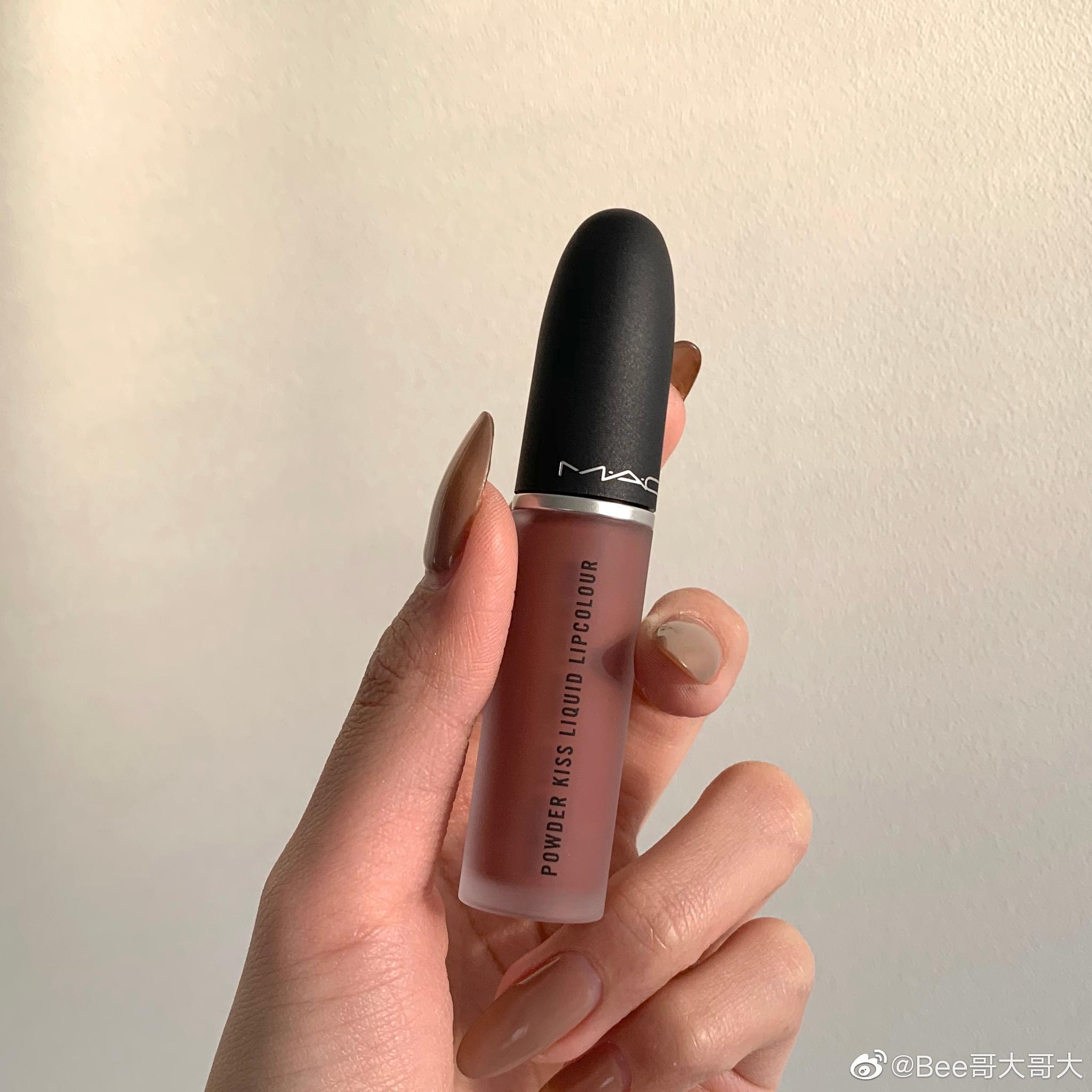 Mac唇釉997 一眼相中的美！不愧是断货王 涂上就是拽姐本姐！|Mac_新浪新闻