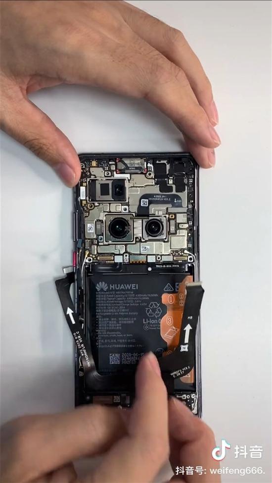 华为Mate40 Pro与苹果iPhone 12 Pro的拆解对比__财经头条