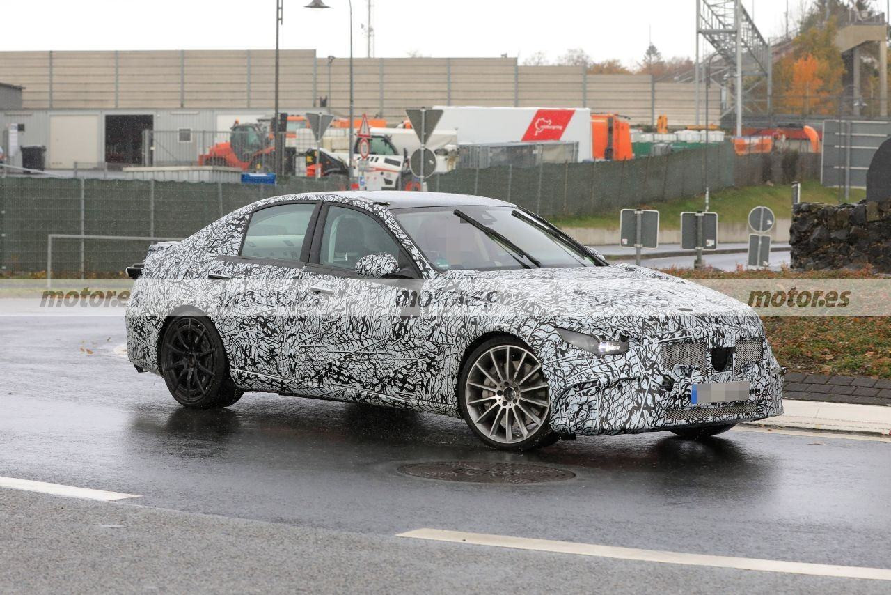 搭载电子涡轮增压器 奔驰AMG C43谍照首次亮相-新浪汽车