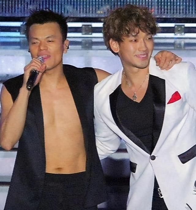 历代级回归!Rain将与JYP朴振英二人成团,延续“师徒”情谊