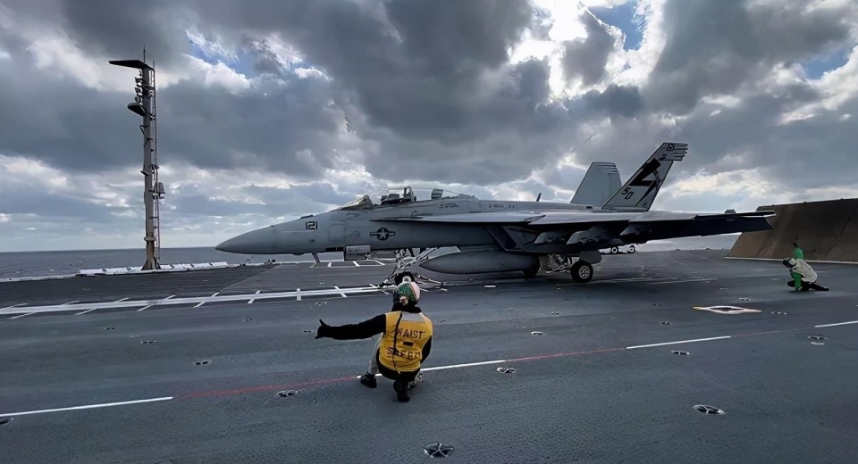 F-18这款并不夺目战机,为何成为美军战斗机最有生命力的常青树？