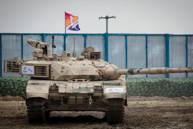 同样都是VT4，泰国版与巴铁版却大有不同！国产武器已走向DIY定制|巴铁|巴基斯坦|VT4_新浪新闻