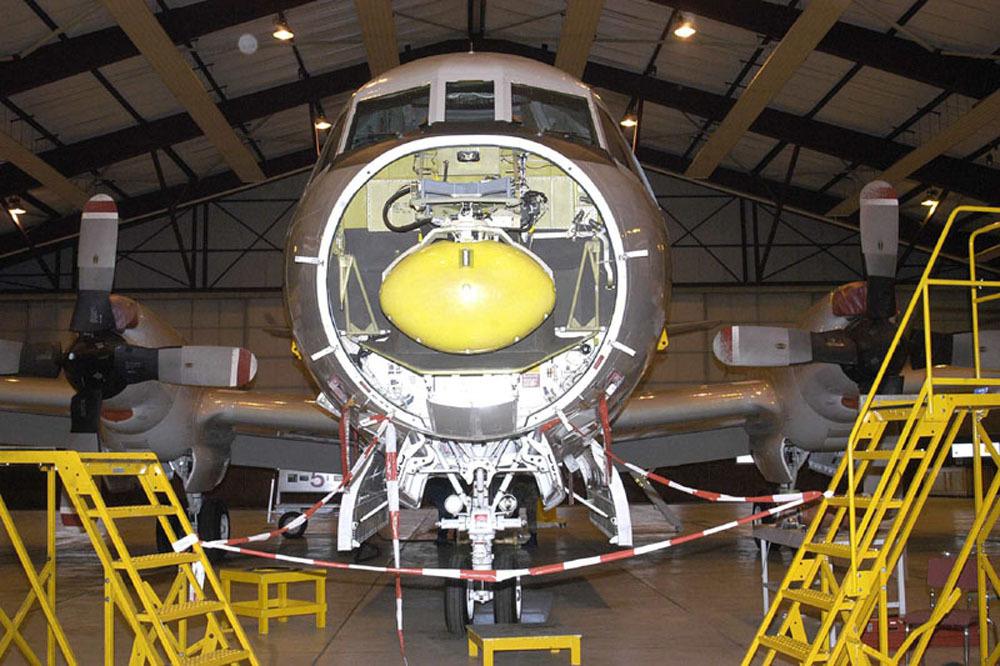 P-8用的AN/APY-10；后三张是P-3和S-3用的AN/APS-137__财经头条