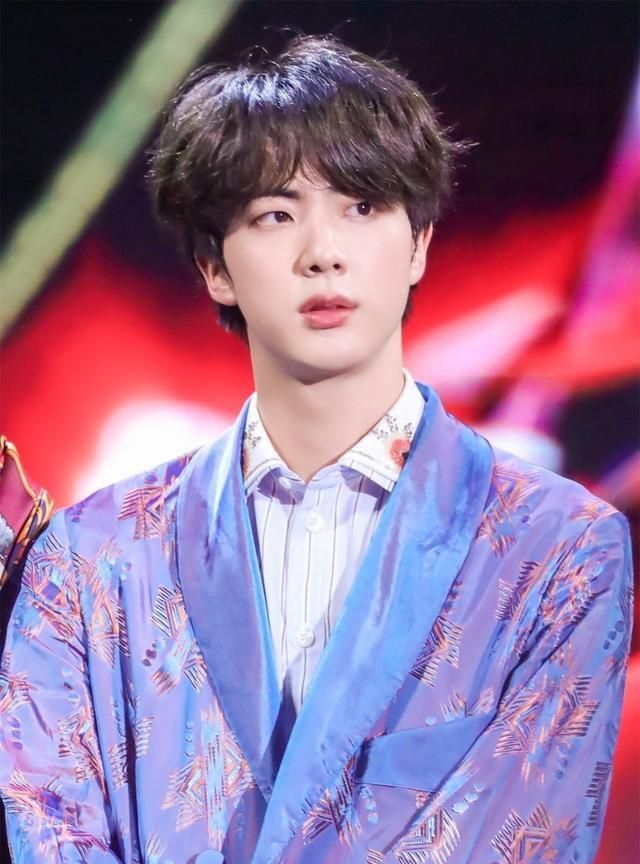 粉丝问JIN要叫他什么?他的回答ARMY不赞成!他还曾把成员混淆?