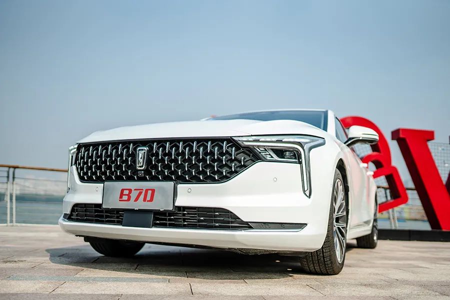 全面蜕变，自带爆款潜质！试驾全新第三代奔腾B70