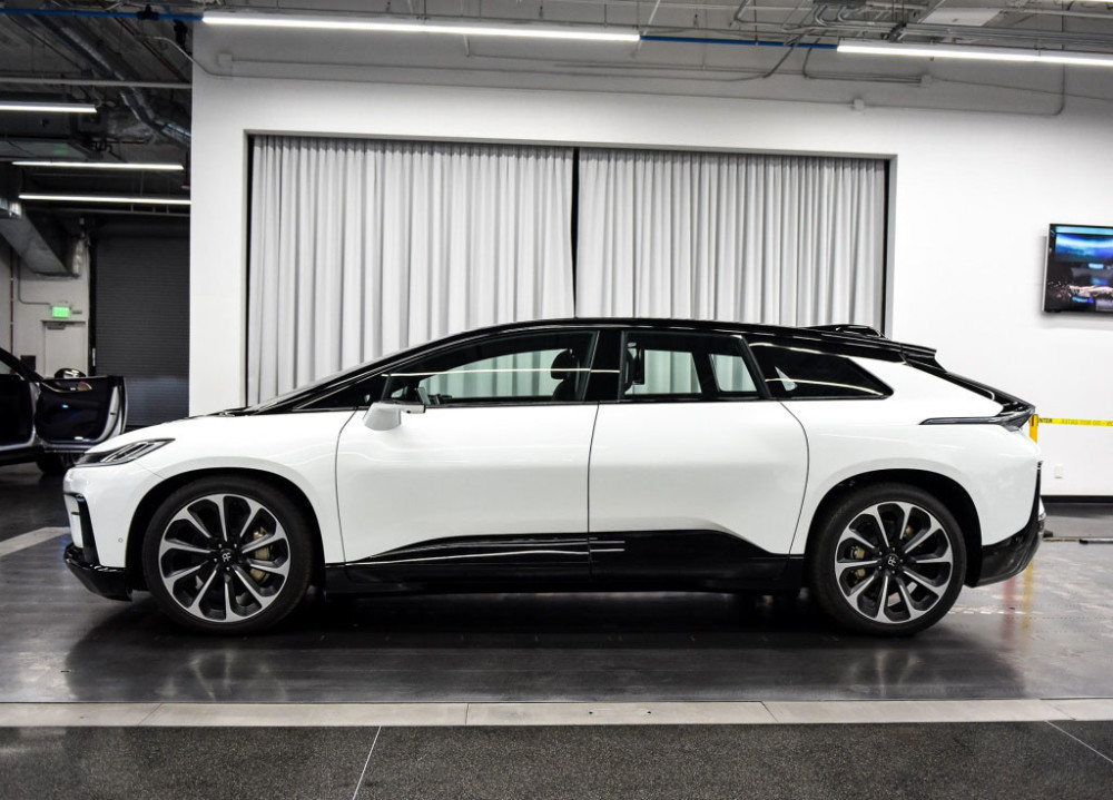 贾跃亭离成功越来越近，FF91测试车批量下线，实力碾压特斯拉-新浪汽车