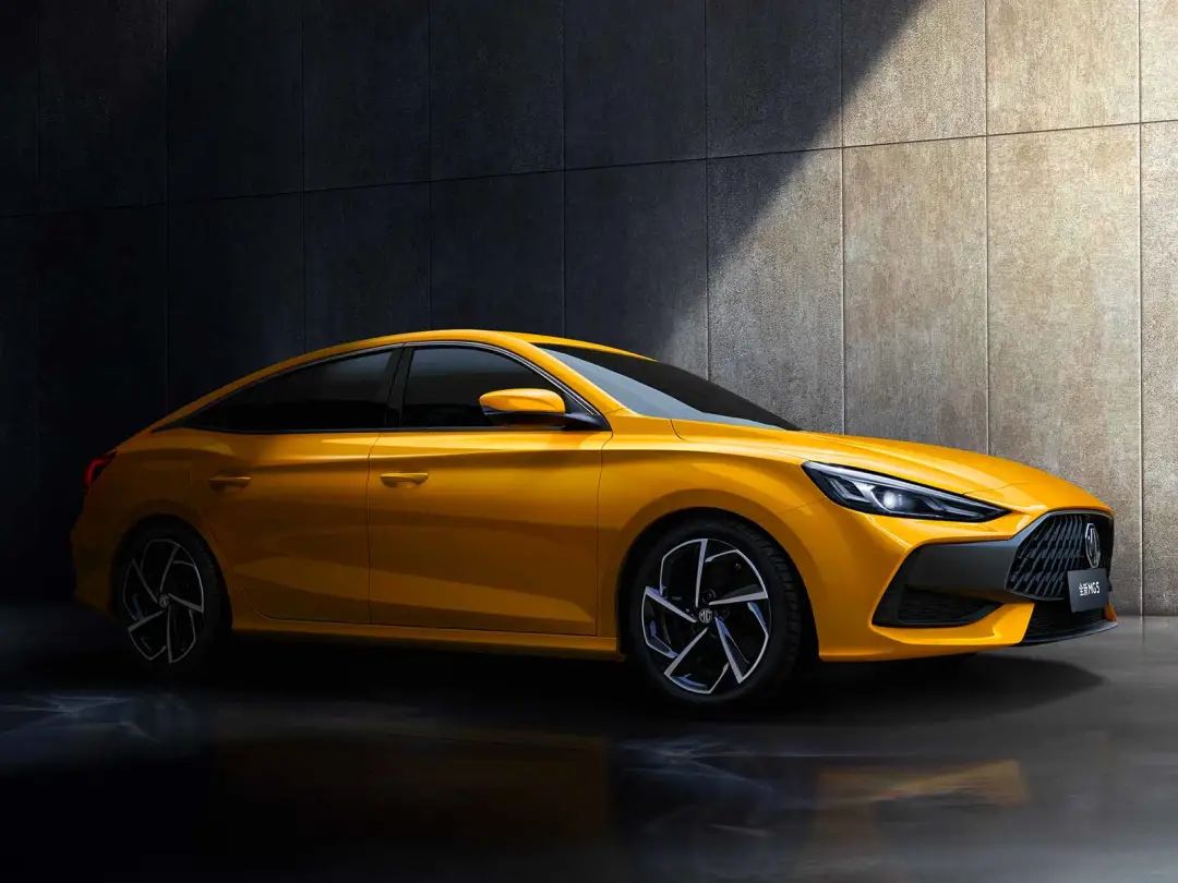 6万多就能买轿跑？！全新MG5购车手册教你怎么选-新浪汽车