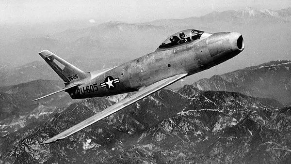 巴基斯坦空战电影明天在中国上映！枭龙战机大显神威，巴铁大战印度空军？|巴基斯坦|印度|印度空军_新浪新闻