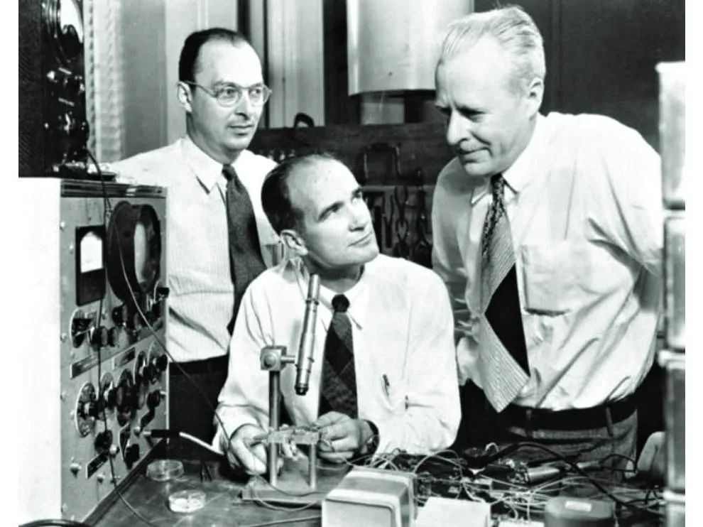 晶体管的起源|晶体管|真空管|贝尔实验室_新浪新闻