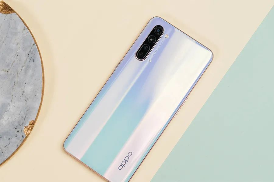 OPPO哪款中档手机最值？骁龙765G、强力自拍、降价百元__财经头条