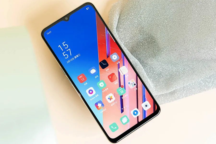 OPPO哪款中档手机最值？骁龙765G、强力自拍、降价百元__财经头条