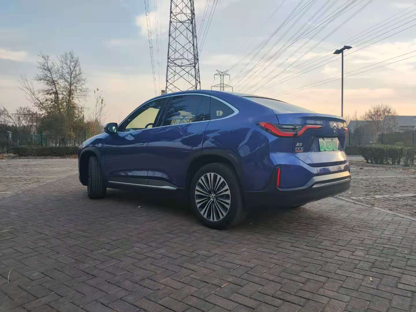 好看、好玩、好开 试驾蔚来智能电动轿跑SUV EC6-新浪汽车