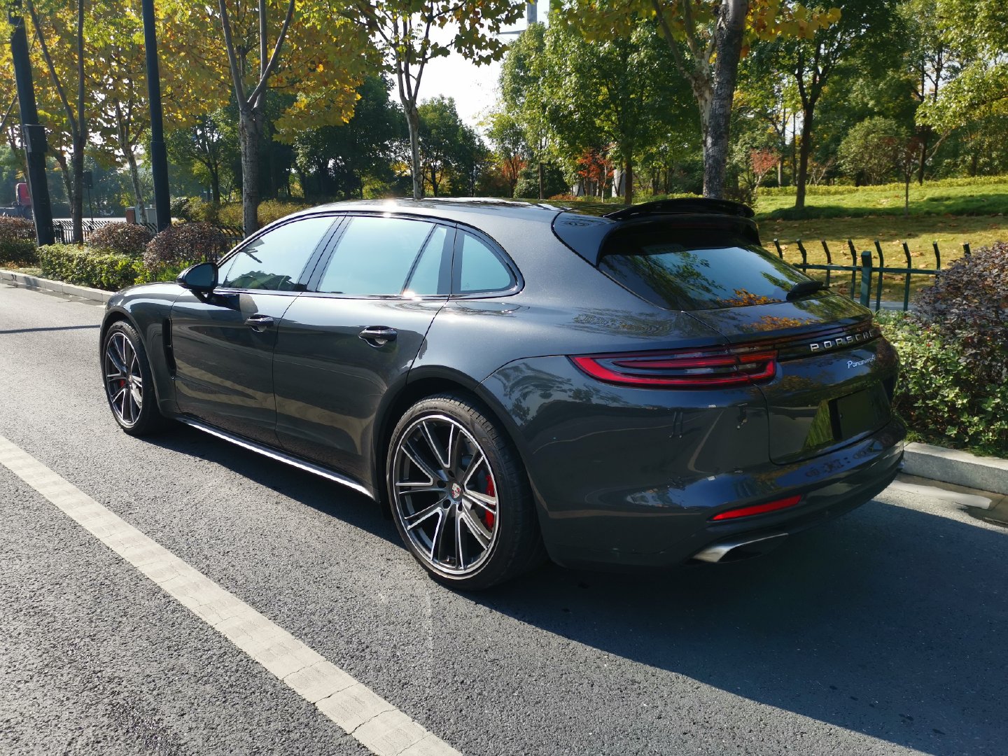 新款保时捷帕拉梅拉来袭，2.9T动力加速仅4秒，外观比奥迪A7帅气-新浪汽车