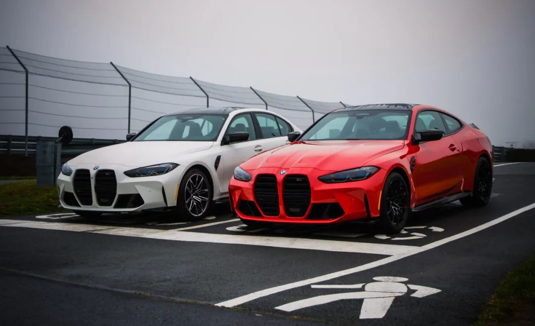 又是同级标杆！全新M3/M4配置解析，M碳纤维桶椅选装价是？-新浪汽车