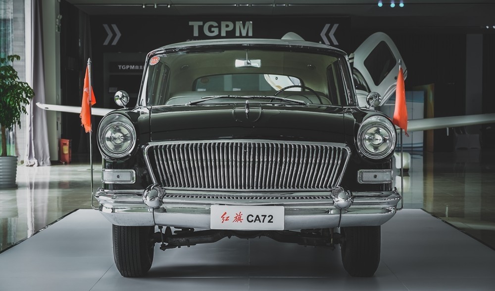 共和国之光！实拍我国第一台阅兵车红旗CA72-新浪汽车