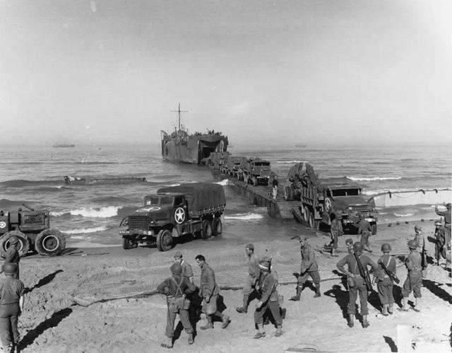 卡萨布兰卡会议制定何计划？计划遭到反对？于二战投入兵力最多？