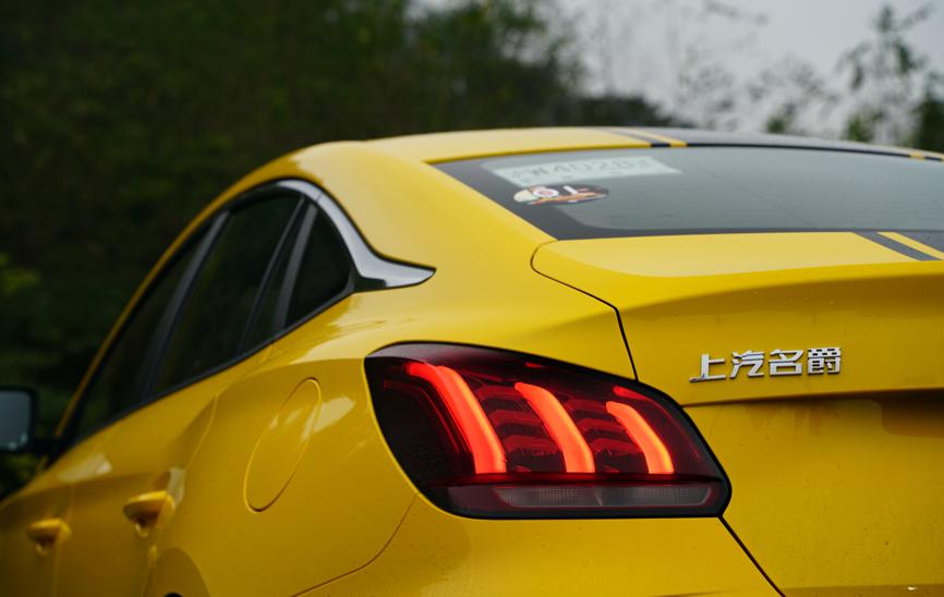 八万级运动轿跑无对手，全新名爵MG5真是各项全能？-新浪汽车