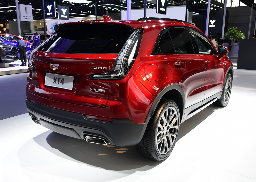 20多万买豪华SUV，凯迪拉克XT4与奥迪Q3，哪款值得买？