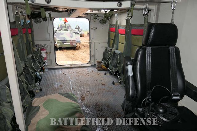 ZBL-08步兵战车升级，搭载新型无人炮塔，配备30毫米机关炮|炮塔|机关炮|斯特瑞克_新浪新闻