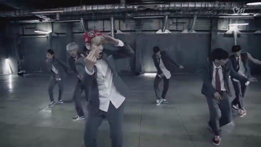 EXO《咆哮》！EXO的一首咆哮火遍大江南北！……_新浪新闻