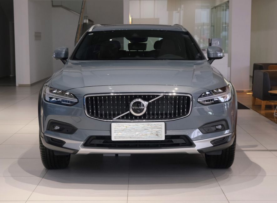 2021款沃尔沃V90CC到港，配新套件，商务后排-新浪汽车